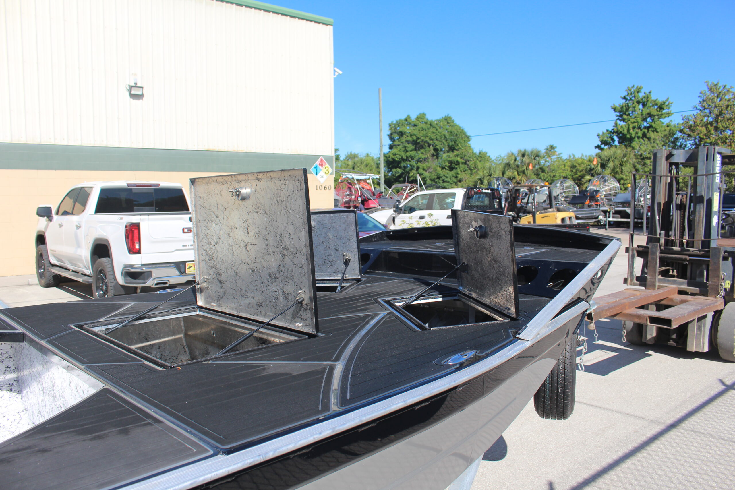 NEW AND USED BOATS & TRAILERS – Diamondback Airboats